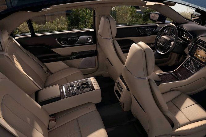 Private Transfer: San Antonio to San Antonio Airport by Sedan, SUV or Minibus - An In-Depth Look at the Private Transfer Experience