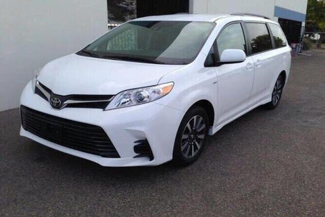 Private Transfer Seattle Airport SEA to Seattle City or Bellevue - The Luggage Experience
