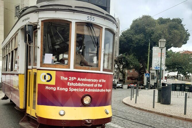 Private tuk tuk tour through the historic center of Lisbon - A Deep Dive into the Lisbon Tuk-Tuk Experience