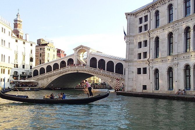 Private Venice walking tour plus Murano island lunch and glass factory visit - The Ferry Ride: A Different Perspective