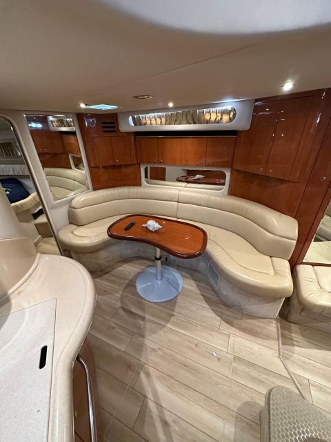 Private  Yacht Rentals  4h  Champagne gift - The Value of a Private Yacht Tour in Miami