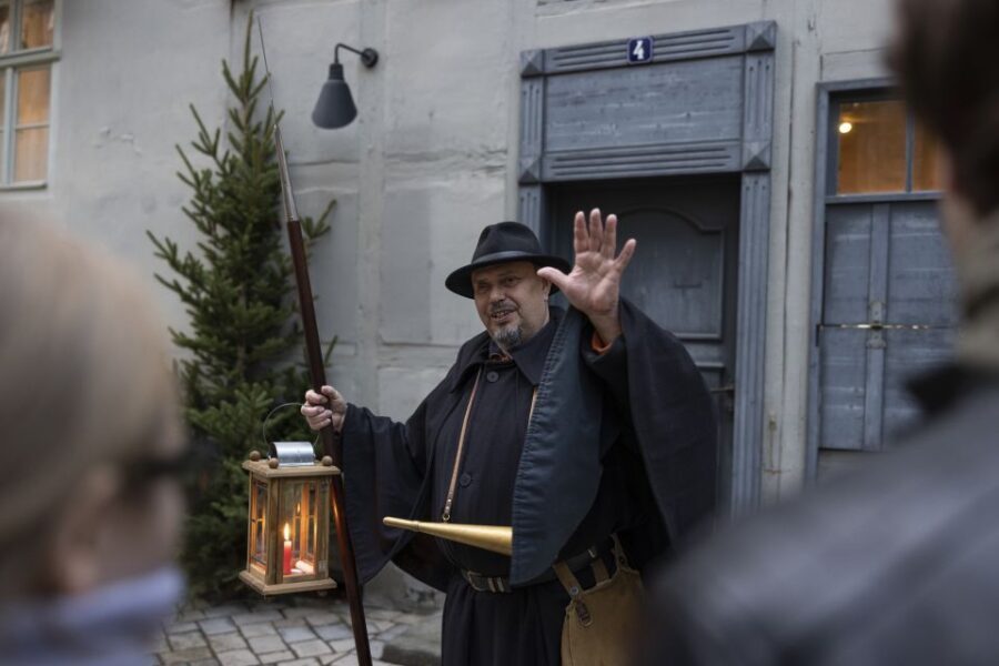 Quedlinburg: Historical Old Town Evening Walking Tour - The Role of Costumed Guides and Storytelling