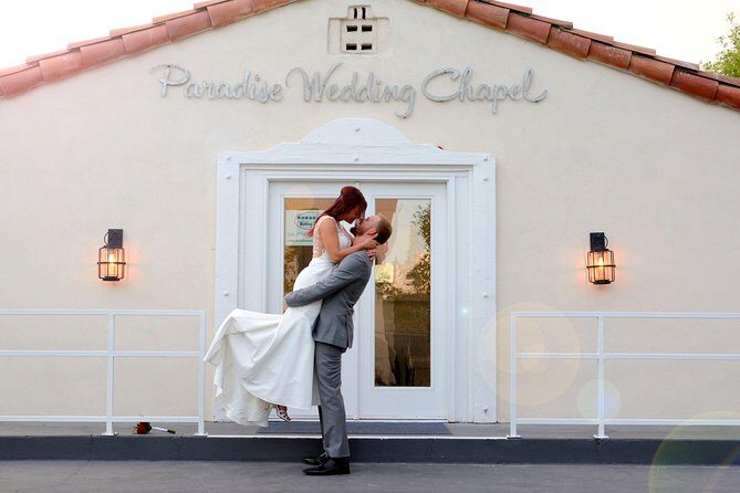 Quickie Las Vegas Wedding at Paradise Wedding Chapel - Deep Dive into the Itinerary & What to Expect