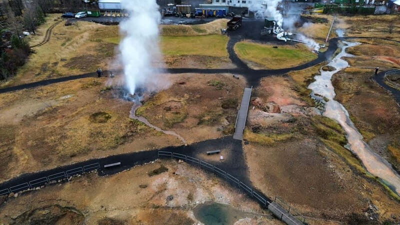 Reykjavík: Golden Circle, 2 Geysers & Geothermal Bakery Tour - Who Is This Tour Best For?