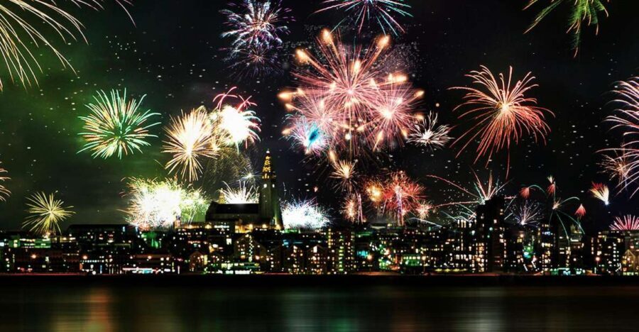 Reykjavik: New Years Fireworks Midnight Cruise - Analyzing the Cost and Value