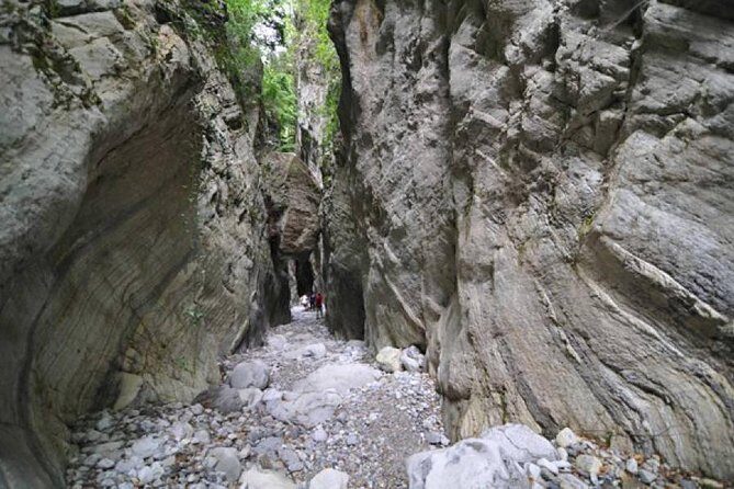 Ridomo Gorge hike to MANA spring - The experience: highlights and benefits