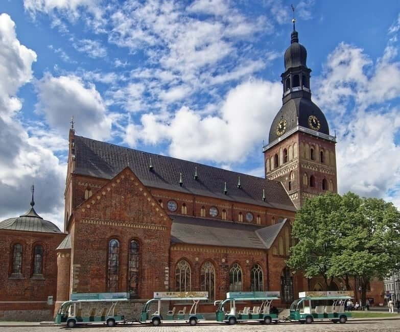 Riga Private Guided Tour - Why Choose a Private Tour in Riga?