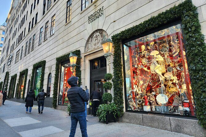 Romantic Christmas Mystery of a Lost Lover in NYC - Meeting Points and Logistics
