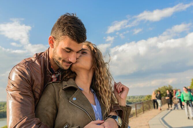 Romantic Rendezvous: Albuquerques Enchanting Couples Walk - Who Is It Best For?
