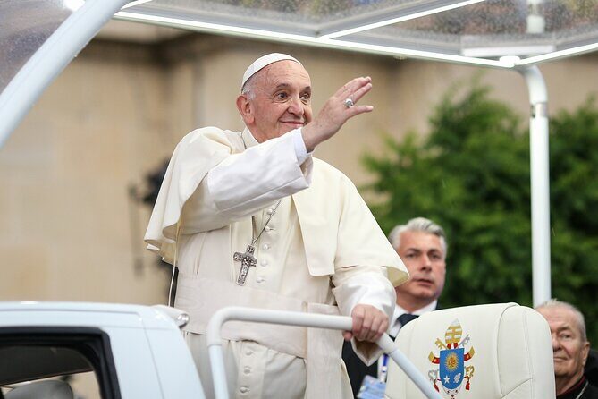 Rome: Escorted Papal Audience Experience with Entry Ticket - The Value of Guided Access in the Vatican