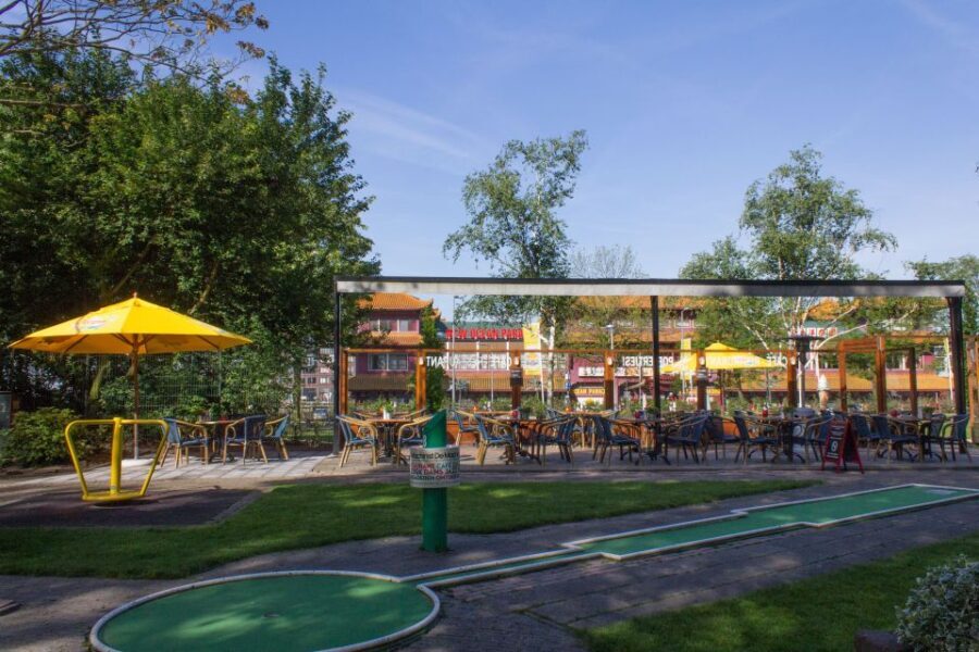 Rotterdam: 18-Hole Mini-Golf Game - What Makes It a Good Choice?