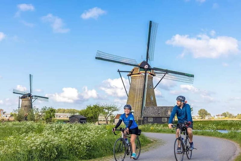 Rotterdam countryside on wheels - E-bike tour around city - Authenticity and Comfort