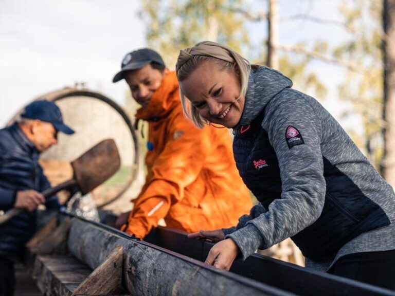 Rovaniemi: Apukka Gold Rush - The Gold Panning Itinerary: What to Expect