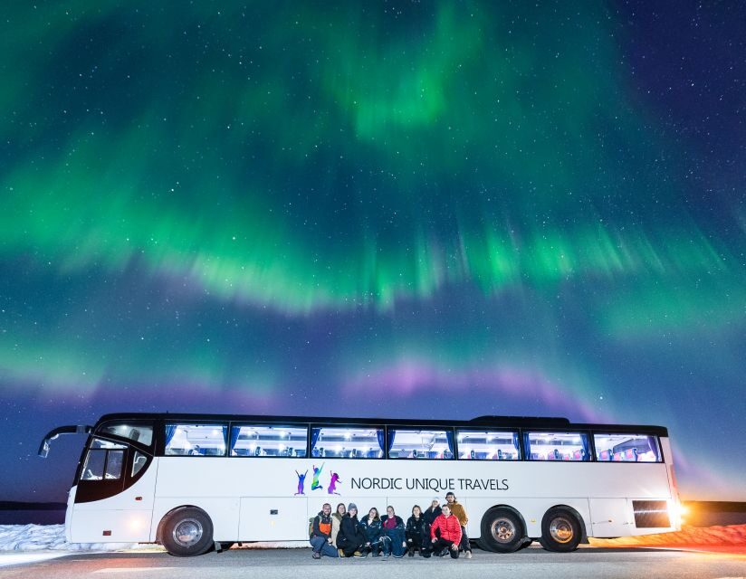 Rovaniemi: Hunting Northern Lights Bus Tour - Transportation and Group Dynamics