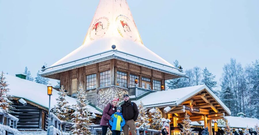Rovaniemi: Private Pro Photoshoot in Santa Claus Village - The Itinerary Breakdown