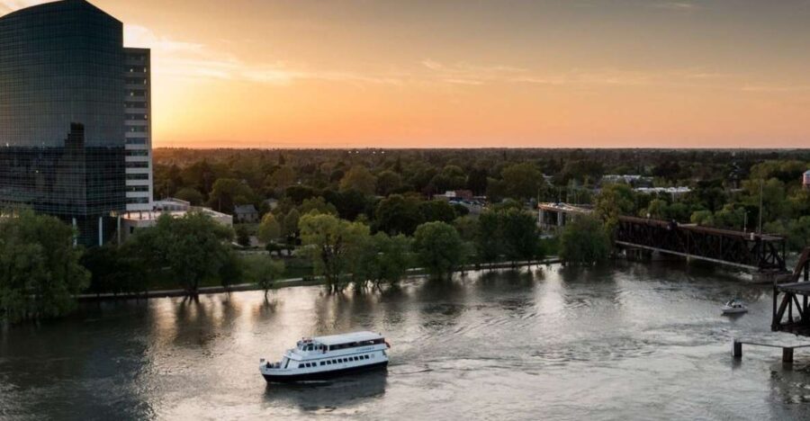 Sacramento: New Year's Eve River Cruise - Who Will Love This Experience?