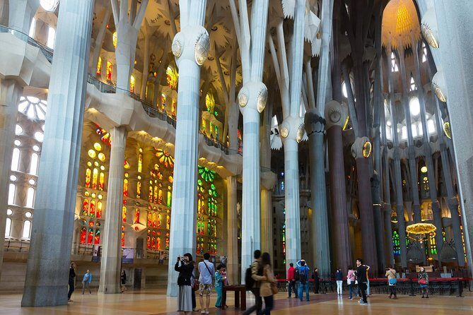 Sagrada Familia Private Tour in Barcelona - Detailed Breakdown of the Tour Itinerary