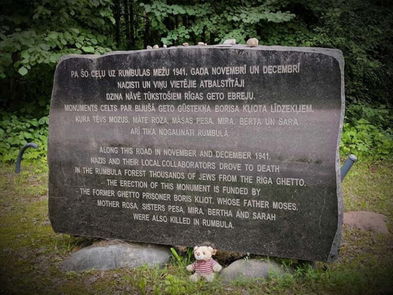 SALASPILS: Private tour to Salaspils and Rumbula Memorials - Itinerary Breakdown: What to Expect at Each Stop