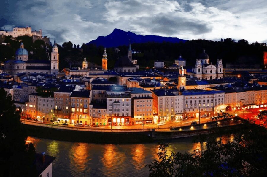 Salzburg Christmas Market and City Highlights Evening Tour - The Practical Side