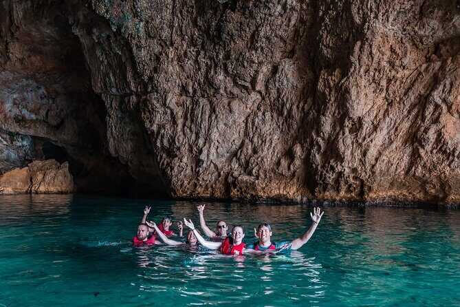 San Antonio Marine Reserve & Cave: Kayak Beyond the Extraordinary - Key Points
