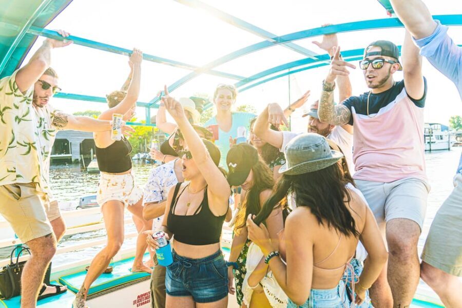 Sandbar Splash and Yacht Tour in Fort Lauderdale - Guide and Crew
