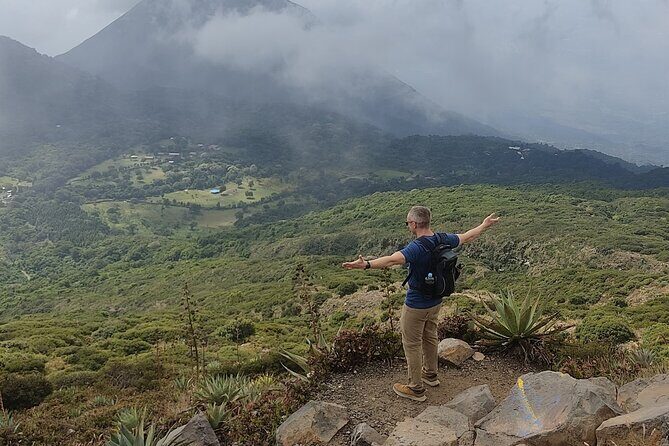 Santa Ana Volcano Hike with a Sulphur Lake and Coatepeque Lake - An In-Depth Look at the Santa Ana Volcano Tour