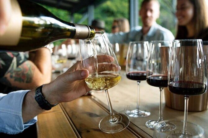 Santiago de Compostela: Cheese and Wine Tasting Experience - In-Depth Breakdown of the Itinerary