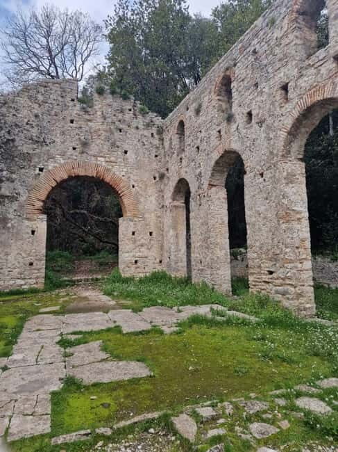 Saranda, Butrint Ksamil and Lekuresi Castle Private Day Trip - How the Experience Feels in Practice