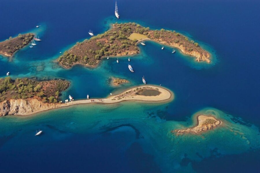 Sarigerme: 12 Islands Boat Trip with Lunch and Transfer - The Food & Beverage Experience
