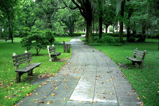 Savannah Stroll: Guided Sightseeing & History Walking Tour of Savannah - Starting Off in Reynolds Square