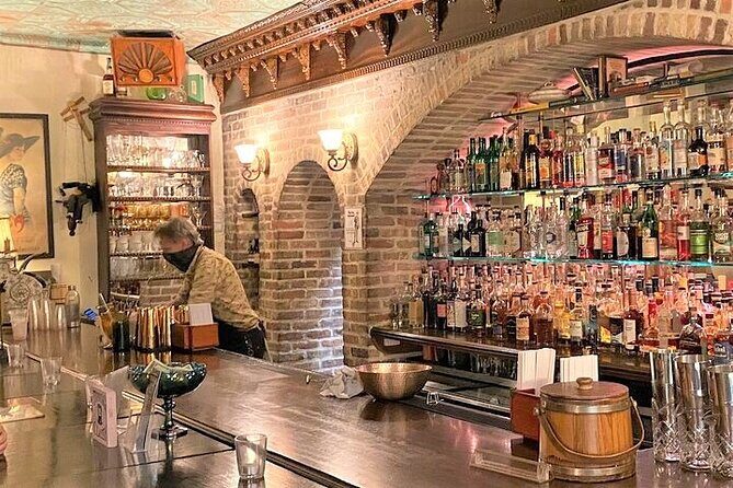 Savannah Walktails & Bar Bites Guided Happy Hour Tour - Bar Stops with Tastings and Stories