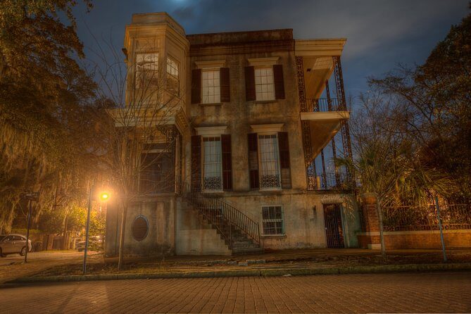 Savannah's Ghost City "Dead of Night" Walking Night Tour - In-Depth Itinerary Breakdown
