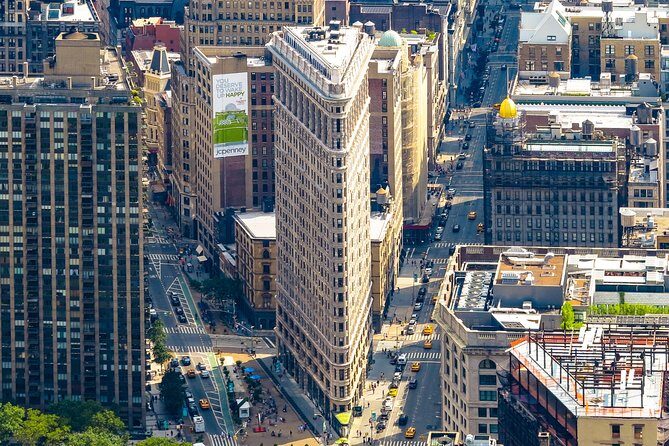 See 30+ Top New York Sights - Fun Local Guide - Bryant Park and Grand Central Terminal