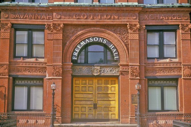 Self-Guided Scavenger Hunt: Historic Savannah Adventure - Exploring Savannah Through a Smartphone Screen