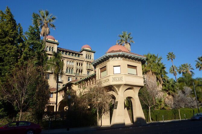Self-Guided Scavenger Hunt: Pasadena In Full Bloom - Navigating the Route and Landmarks