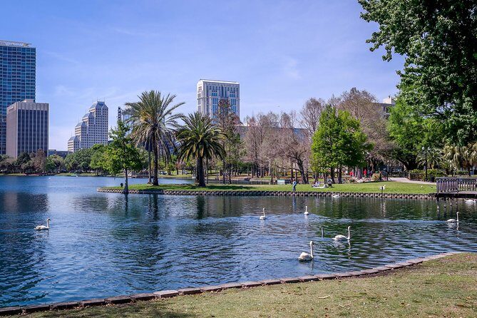 Self-Guided Walking Audio Tour around Lake Eola in Orlando - A Spot-On Itinerary Breakdown
