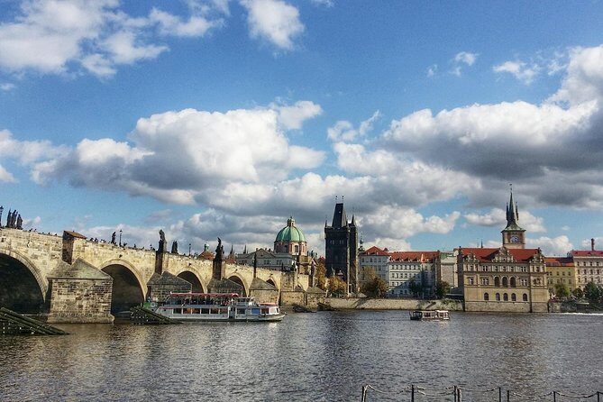 Shared Departure Transfer: Prague Hotel to Prague Airport - Who Will Love This Service?