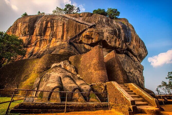 Sigiriya Lion Rock & Dambulla Cave Temple Day Tour From Colombo - Why This Tour Works Well