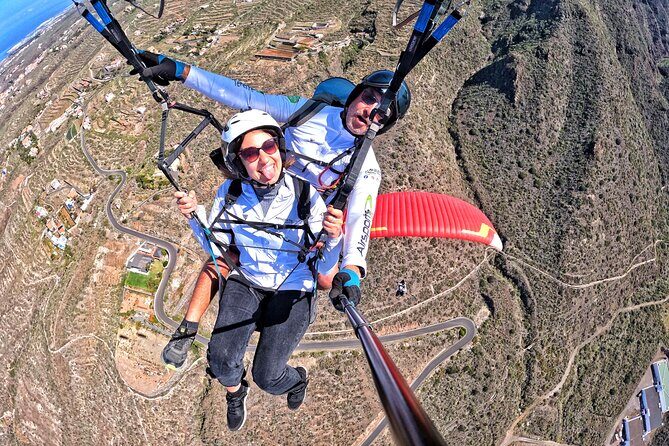SILVER 1000m paragliding tandem flight above South Tenerife - What Makes This Paragliding Tour Great?