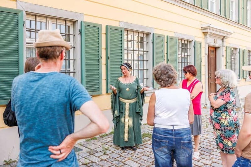 Singing: Historical city tour with Duchess Hadwig of Swabia - Who Will Love This Tour