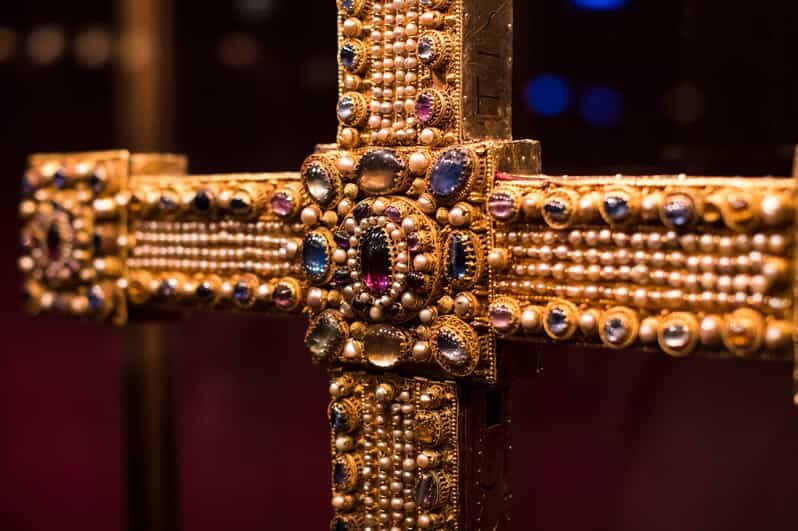 Skip-the-line Imperial Treasury Vienna Private Guided Tour - What to Expect at the Tour