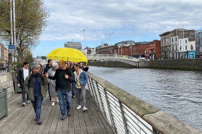 Small Group Bucket List Sights Walking Tour with a Local Guide - Authentic Reviews from Fellow Travelers