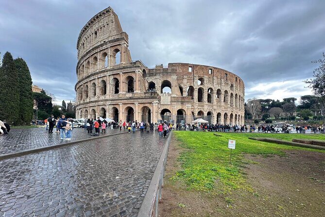 Small Group Guided Tour Colosseum Roman Forum & Palatine Hill - Detailed Breakdown of the Itinerary