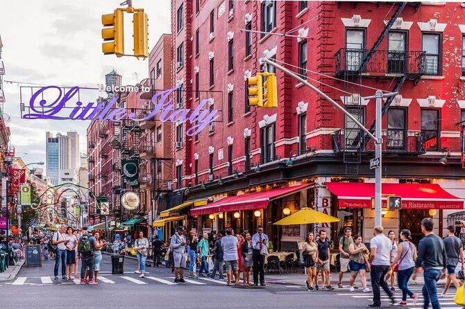 SoHo, Little Italy, and Chinatown NYC Guided Walking Tour - SoHo: From Industry to Trendsetting Hub