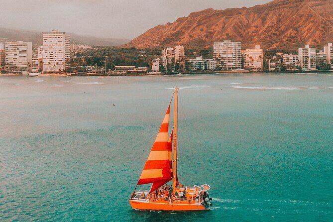 South Shore Open Sail from Kewalo Harbor Including Drinks - What to Expect During the Tour