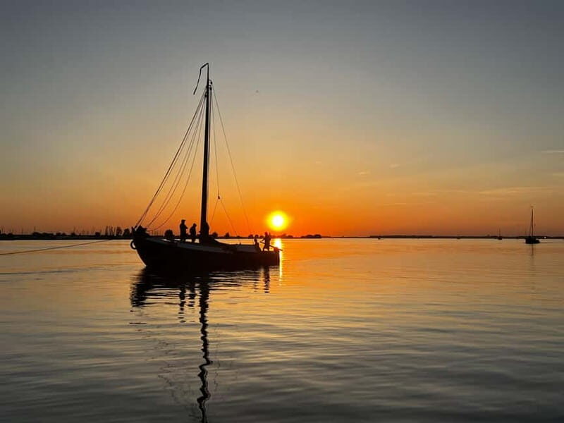 Spakenburg: Sunset boat trip on an authentic fishing boat - The Value of the Experience