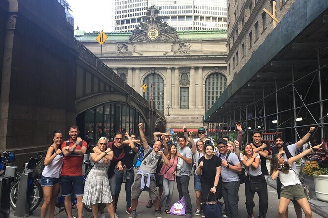 Spanish Superhero Tour in New York - Guides and Commentary