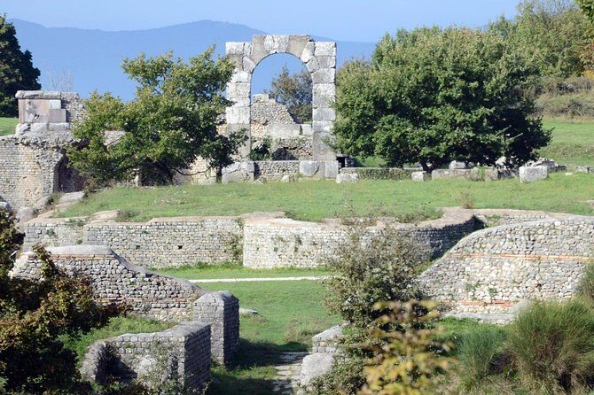 Spello: a journey through flowers, mosaics and ancient Roman ruins - Second stop: Villa dei Mosaici — Roman artistry preserved