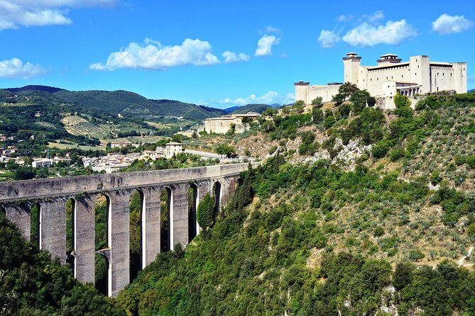 Spoleto Private Walking Tour with Official guide - Discovering Spoleto: What You’ll See and Experience