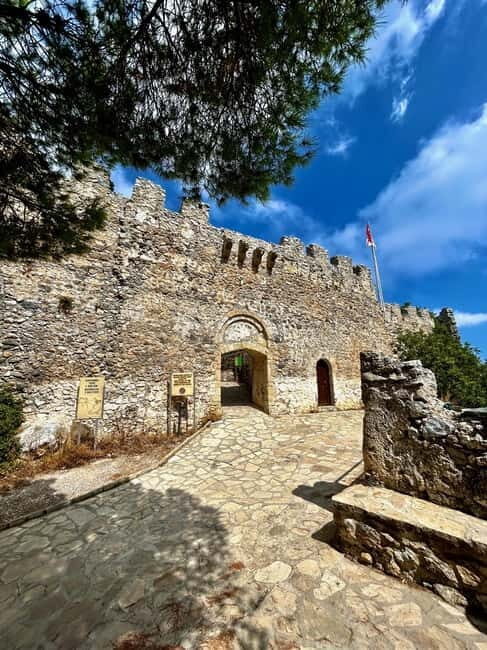 St. Hilarion Castle and Bellapais ruines- with private guide - What Sets This Tour Apart?